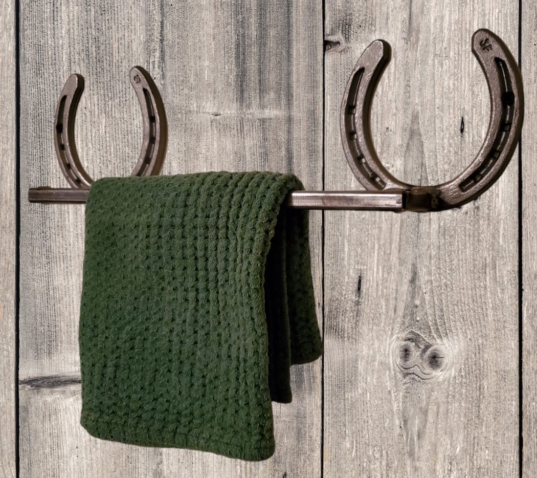Horseshoe towel rack – Black Flag Steel